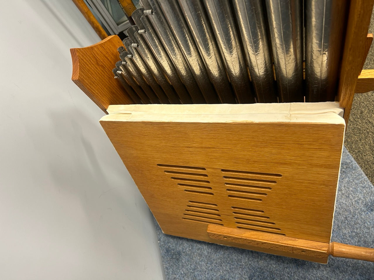 Portative Organ by Early Music Shop (Reconditioned)