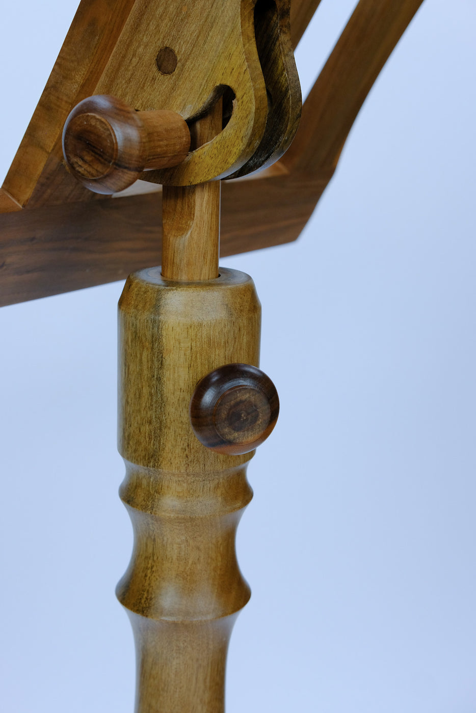 EMS Georgian Music Stand in Walnut (solid walnut)